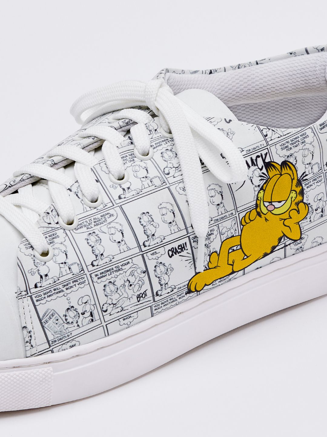 Buy Garfield Just Chilling Men Knitted Shoes Online