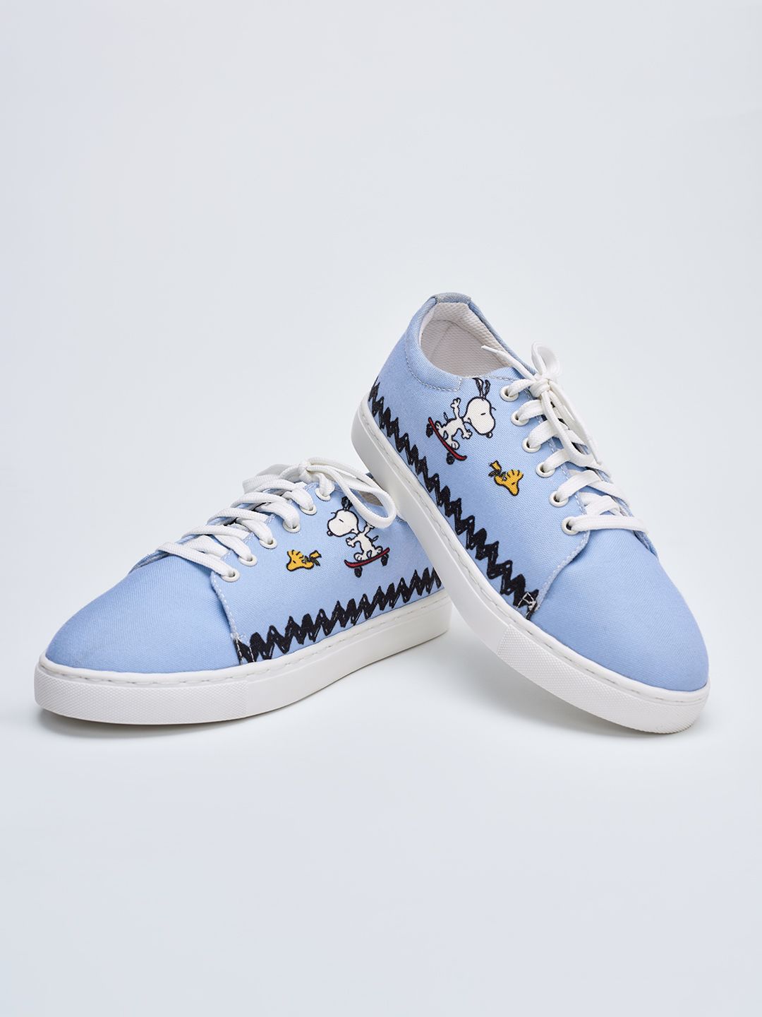 Buy Peanuts Snoopy And Woodstock Women Knitted Shoes Online