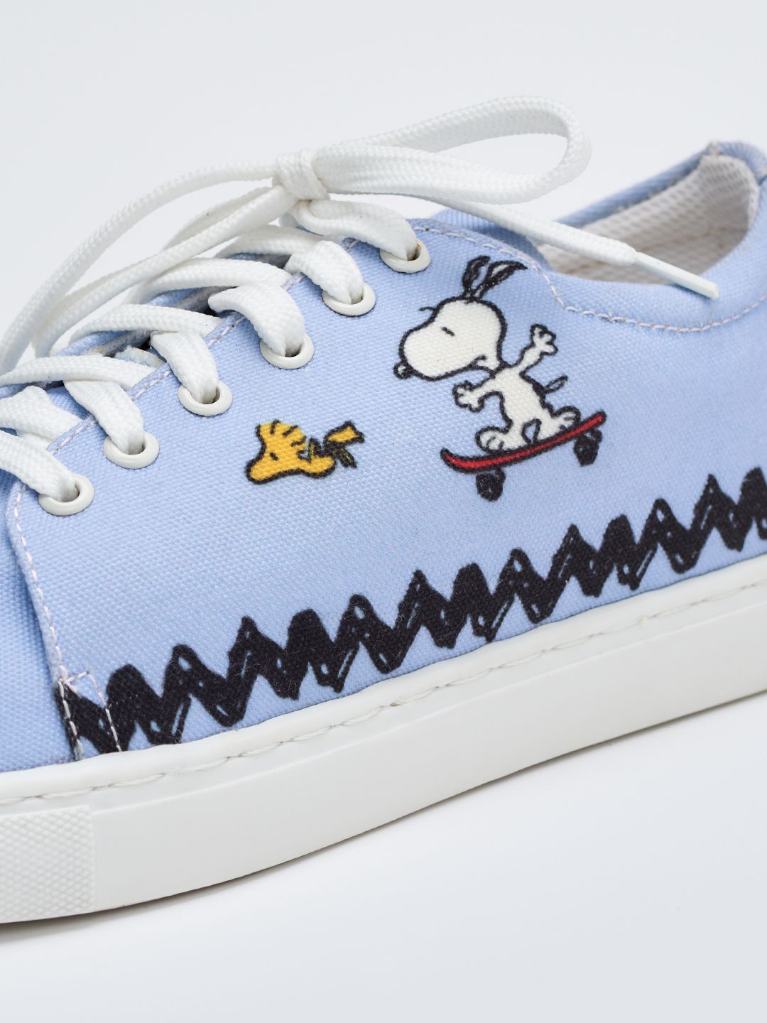 Buy Peanuts Snoopy And Woodstock Women Knitted Shoes Online