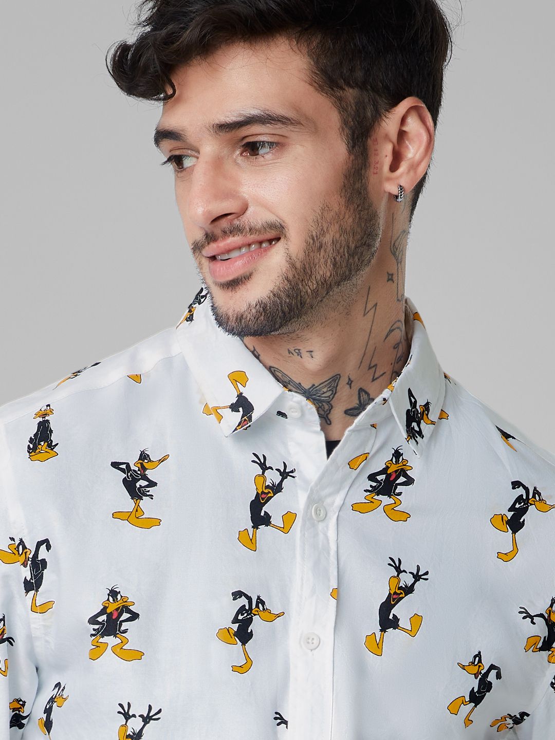 Buy Daffy Duck: Patten Men's Shirt Online